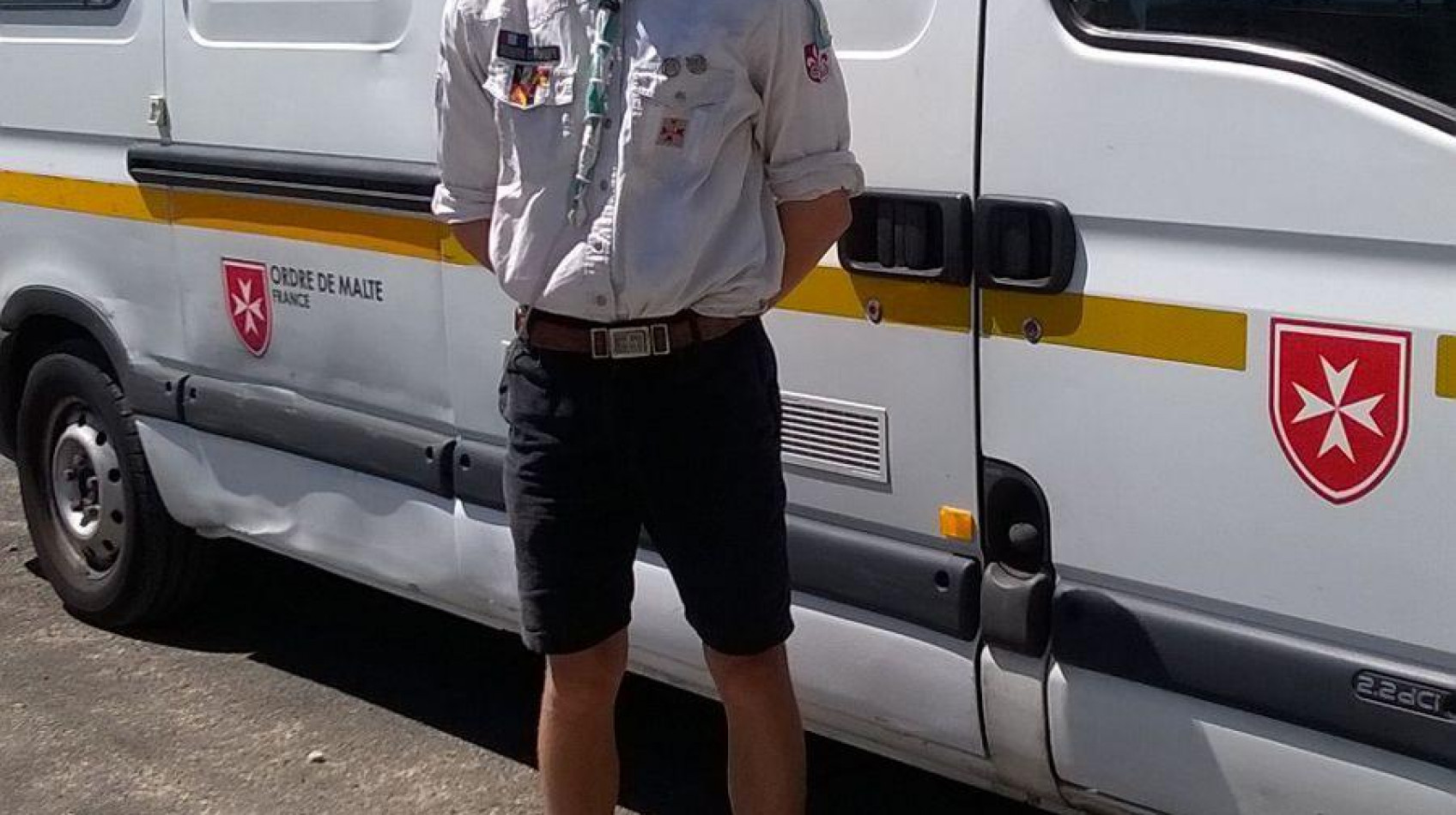 Victor, chef de patrouille aux scouts d'Europe, découvre l'unité de ...